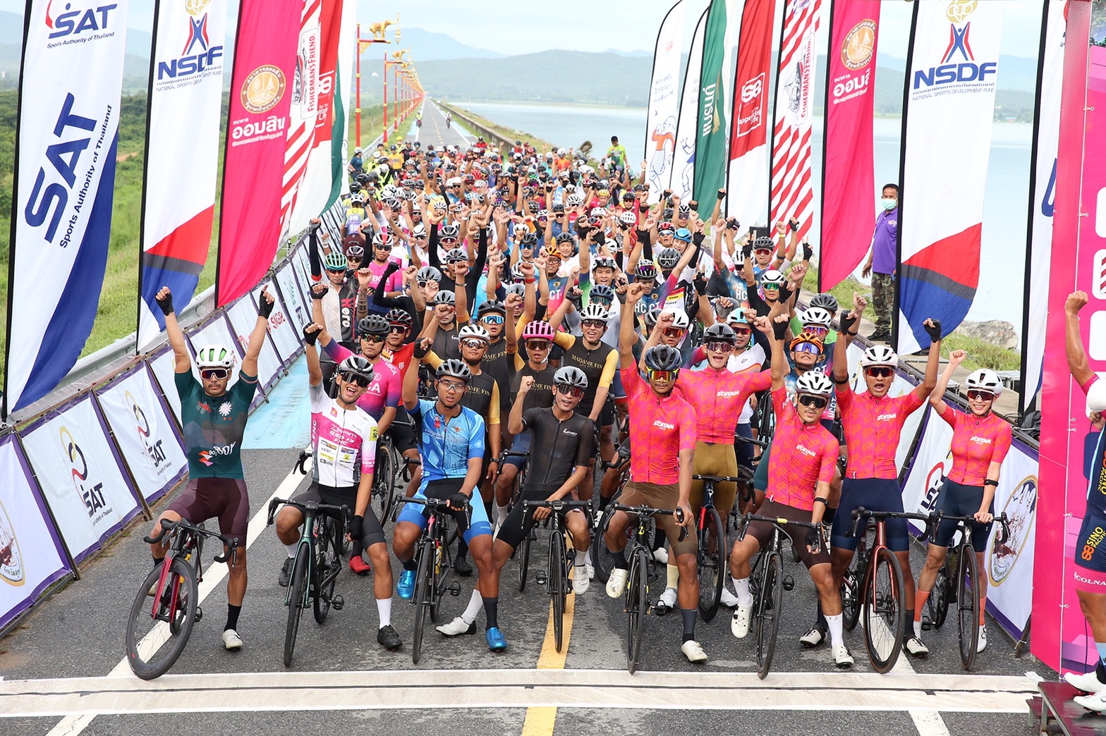 (มีคลิป) ส.ต.ทักษ์ แชมป์ศึกสองล้อ ‘Bike 4 All’ สนามสุดท้าย