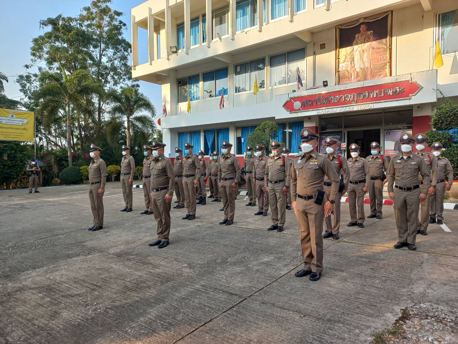 ตาก สวดมนต์ และเจริญจิตตภาวนาถวายพระพรชัยมงคล